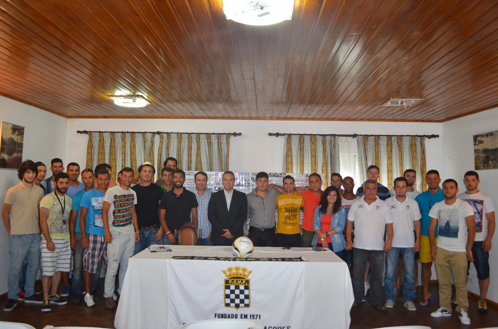 APRESENTAÇÃO DO PLANTEL DO VALE FORMOSO PARA A LIGA MEO AÇORES 2014/ ...