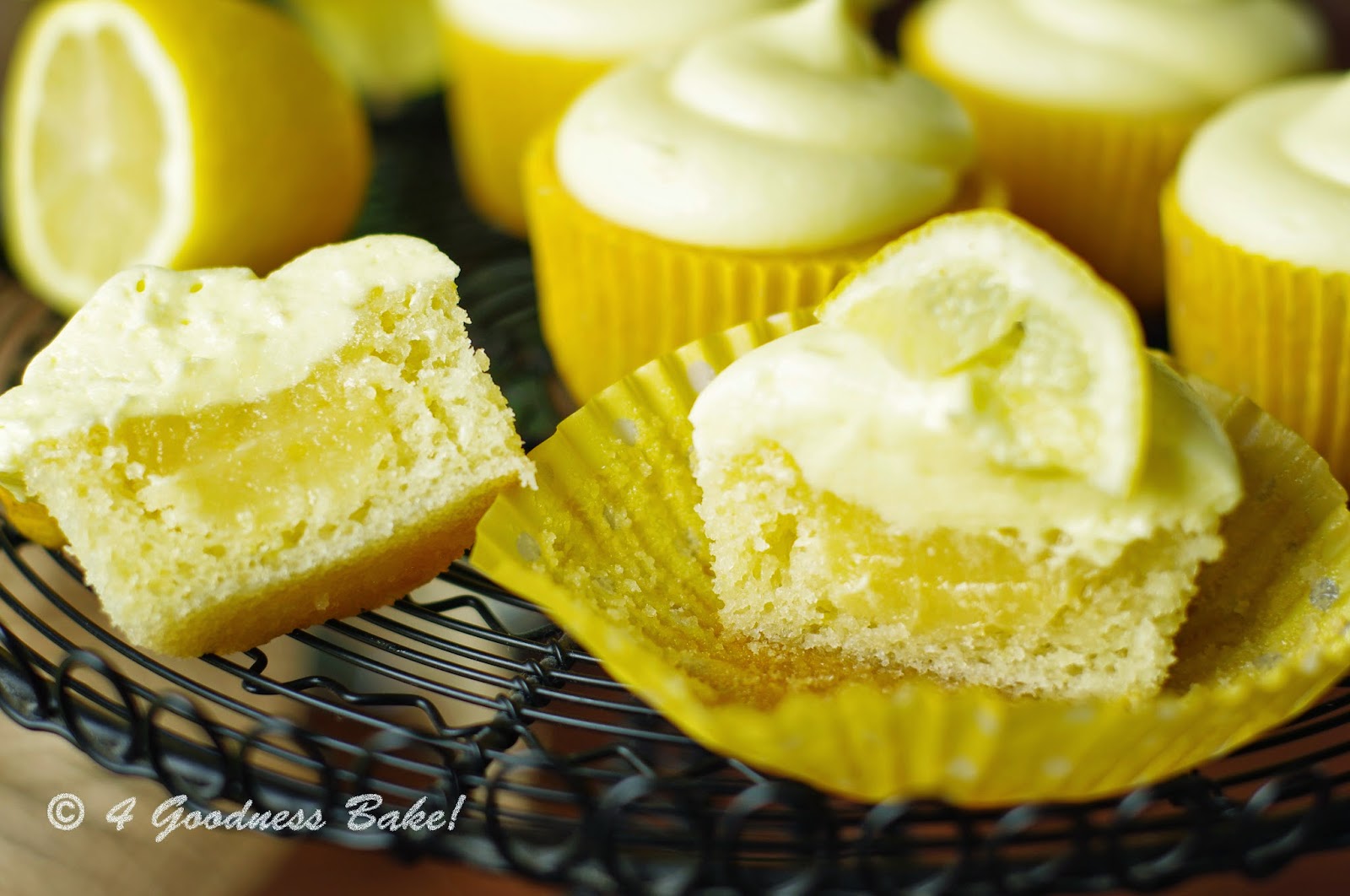 4 goodness bake!: Lemon Cupcakes with Perfect Lemon Curd Filling and ...