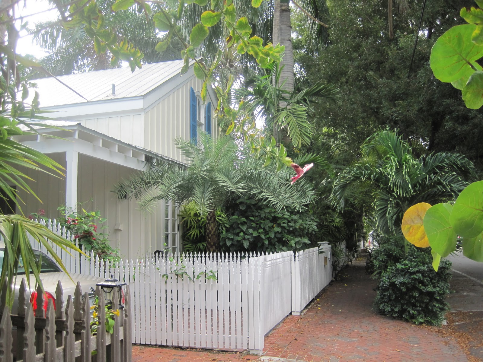 Pretty Old Houses: Picket Fences of Key West
