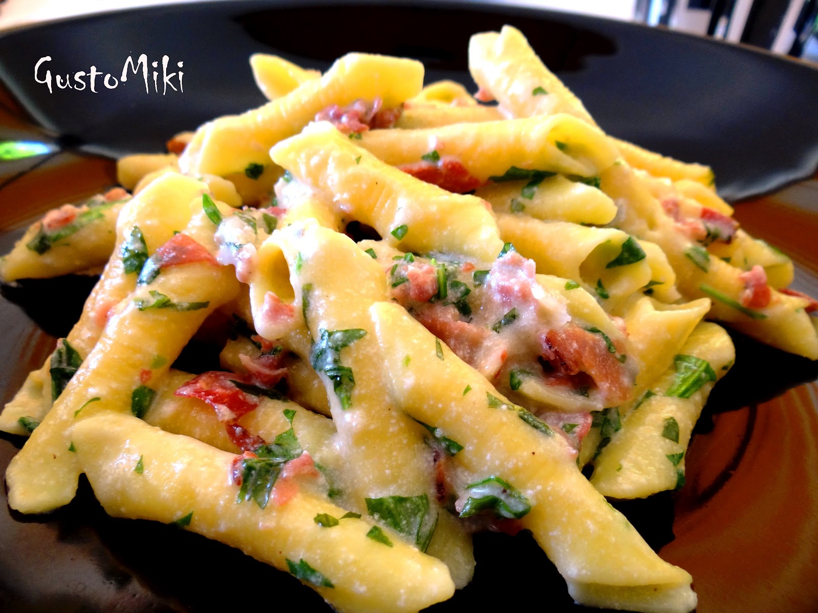 Garganelli speck e rucola ... ed il pranzo della domenica è in tavola!