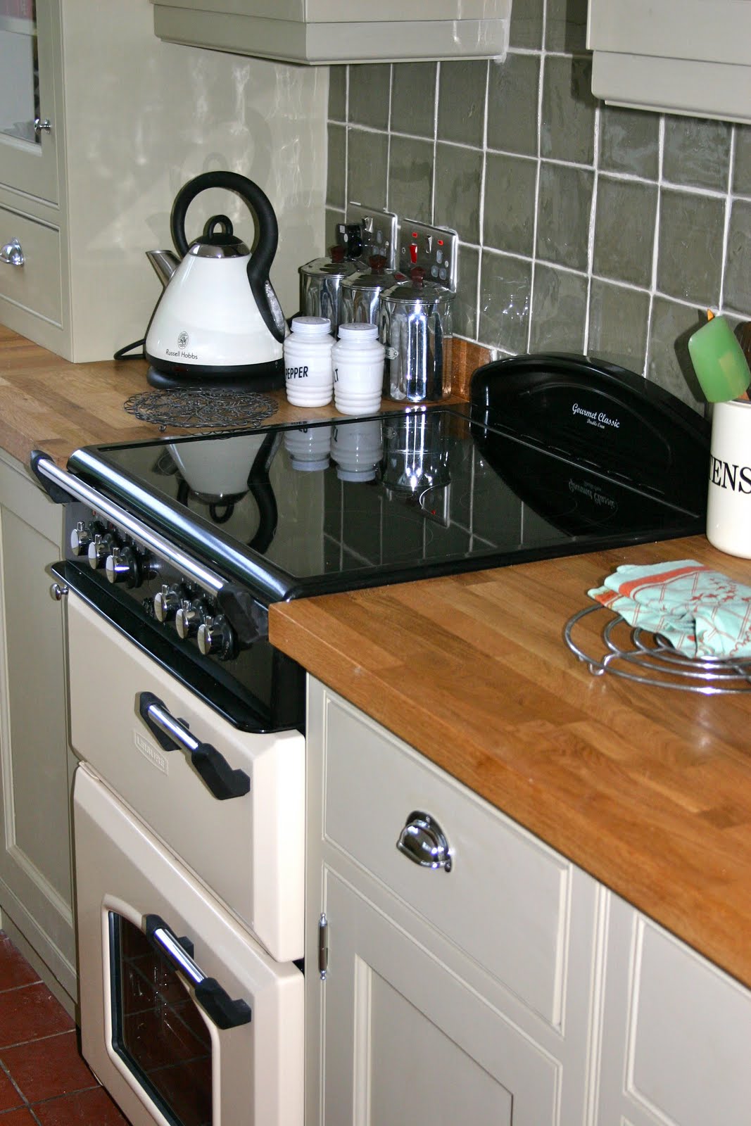 love&lilac: Somethings cookin' in my kitchen