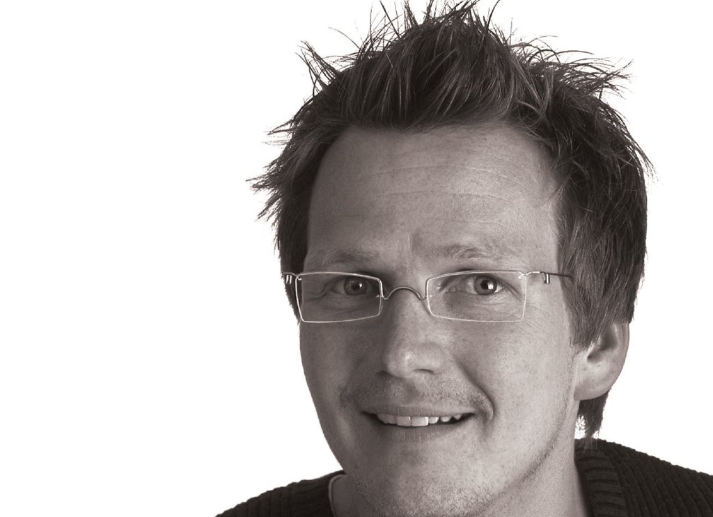 新明眼鏡的視覺享豔: 德意志純淨簡約內斂之美 ---Markus T---