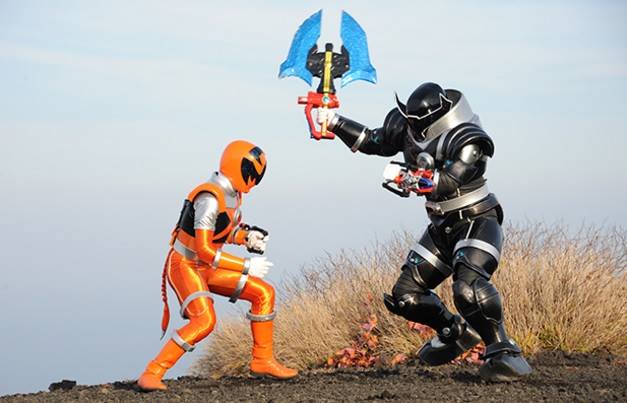 Uchuu Sentai Kyuranger Episode 3 Clips - A Sting From The Past! - JEFusion