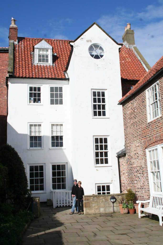 Strutting around London: WHITBY - 2nd week of april