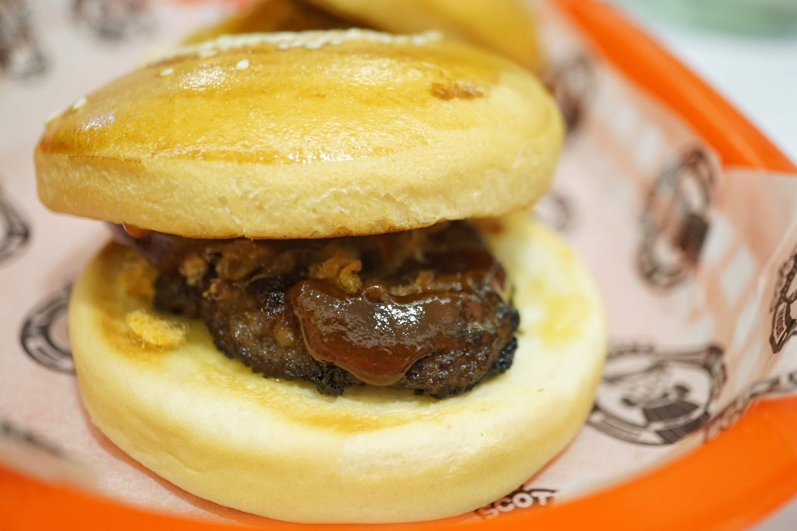 What Mary Loves: First Bite: Scott Burger