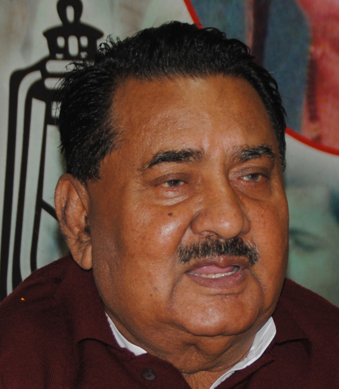 View Patna: Raghunath Jha leaves RJD