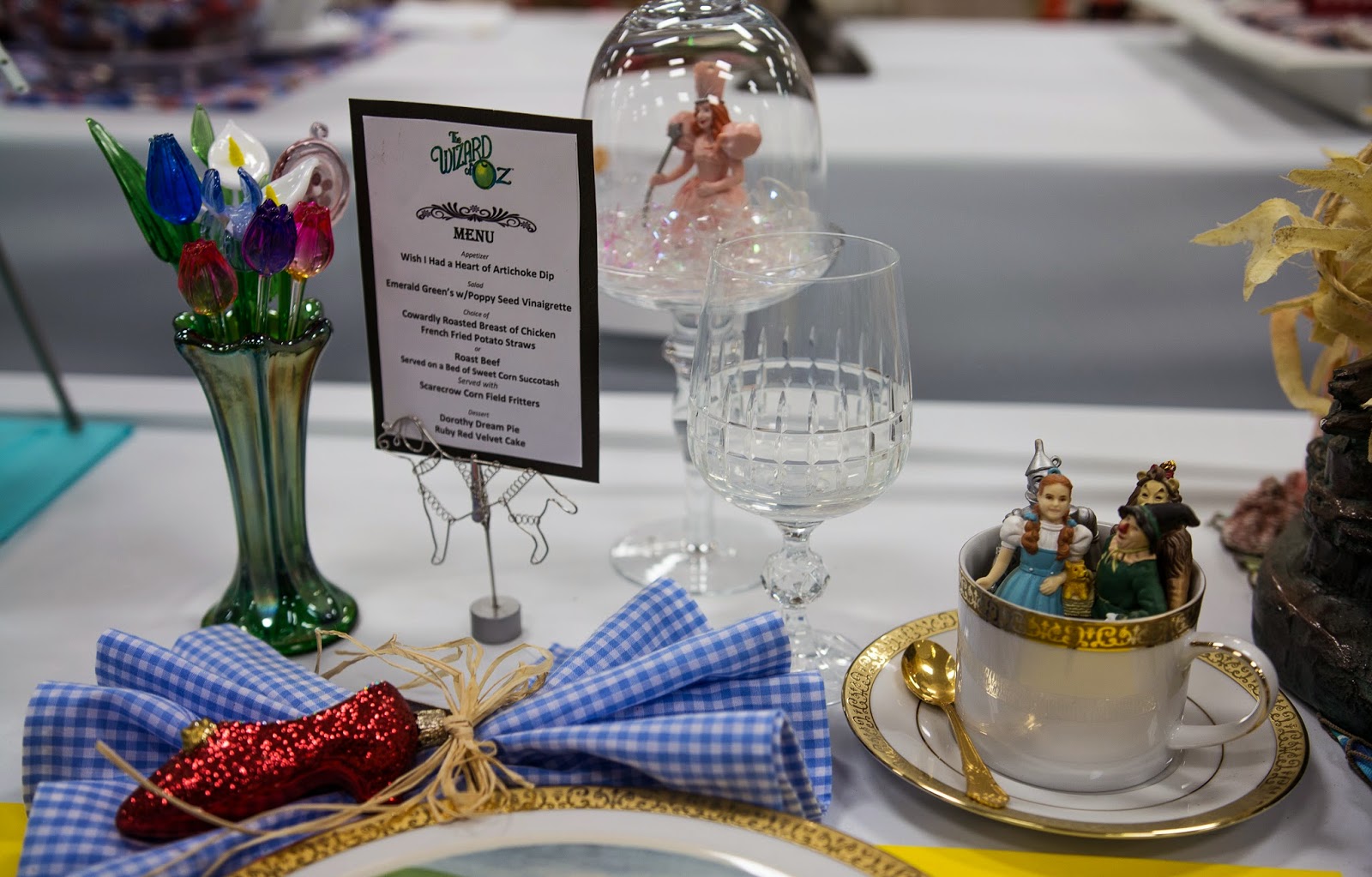 The Fun of Outdoor Movies: Movie Themed Place Setting for Your Outdoor ...