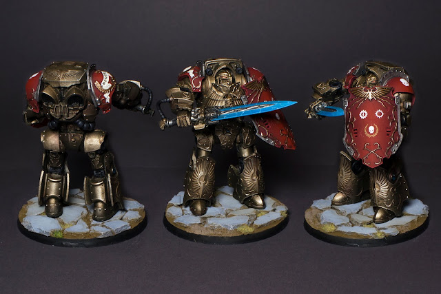 Into the Abyss painting: Custodes Dreadnoughts completed!