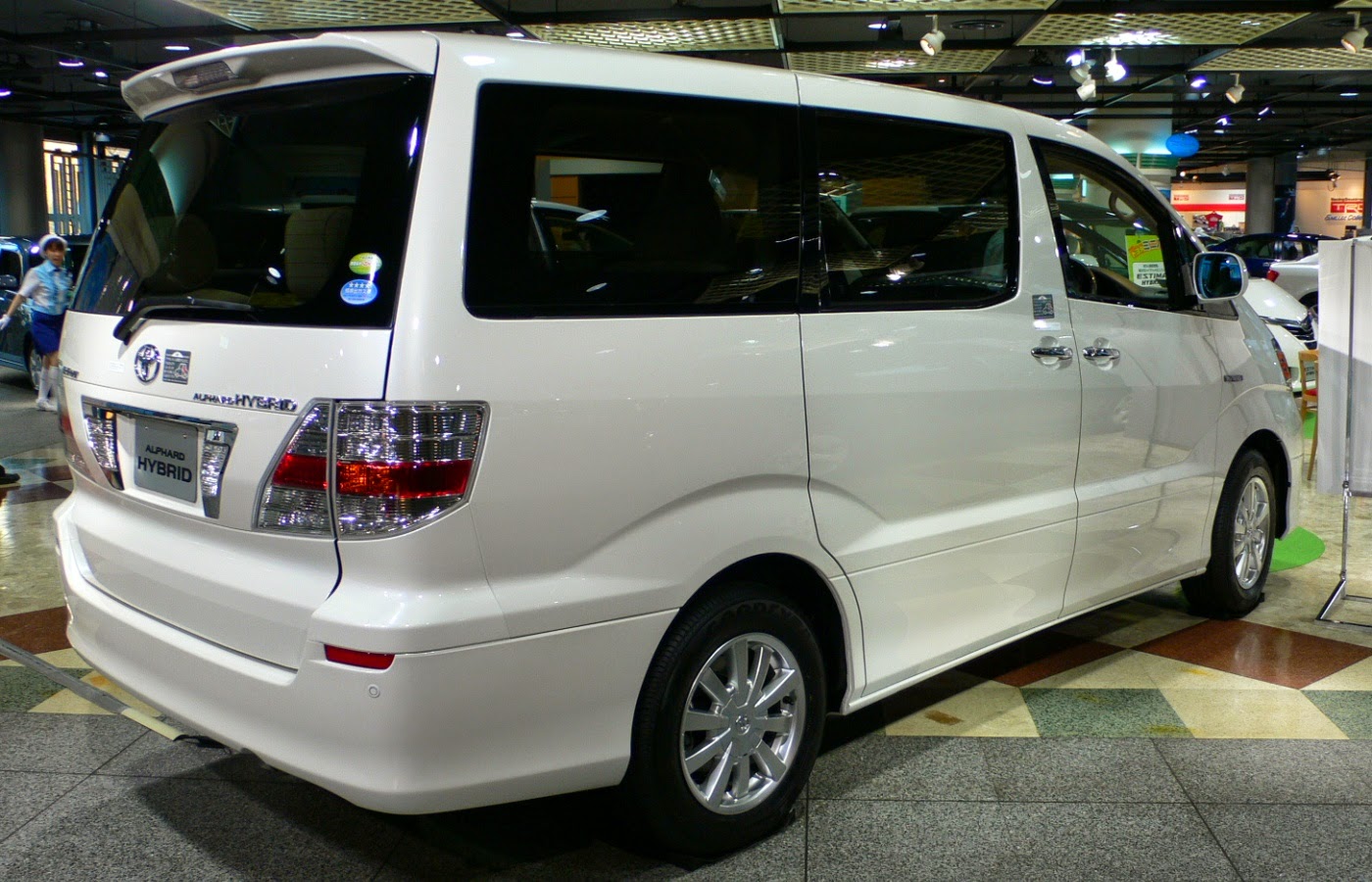 Harga Mobil Toyota Alphard - OtoNTips