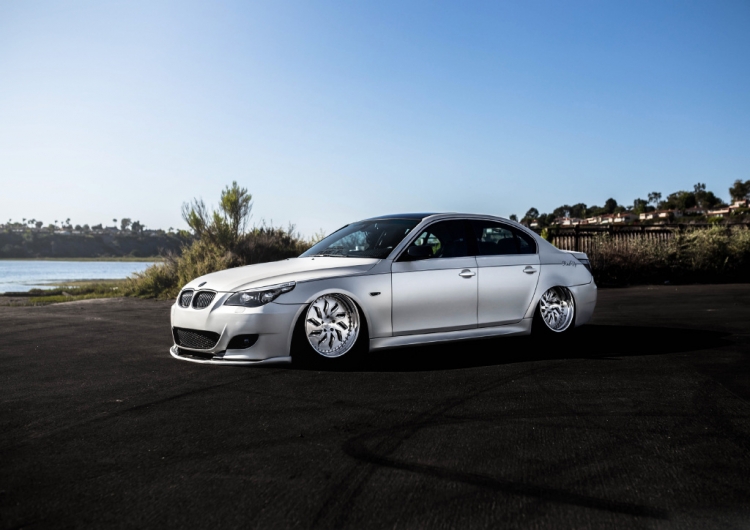 Inside and outside BMW 5 Series Modified - Auto Magz