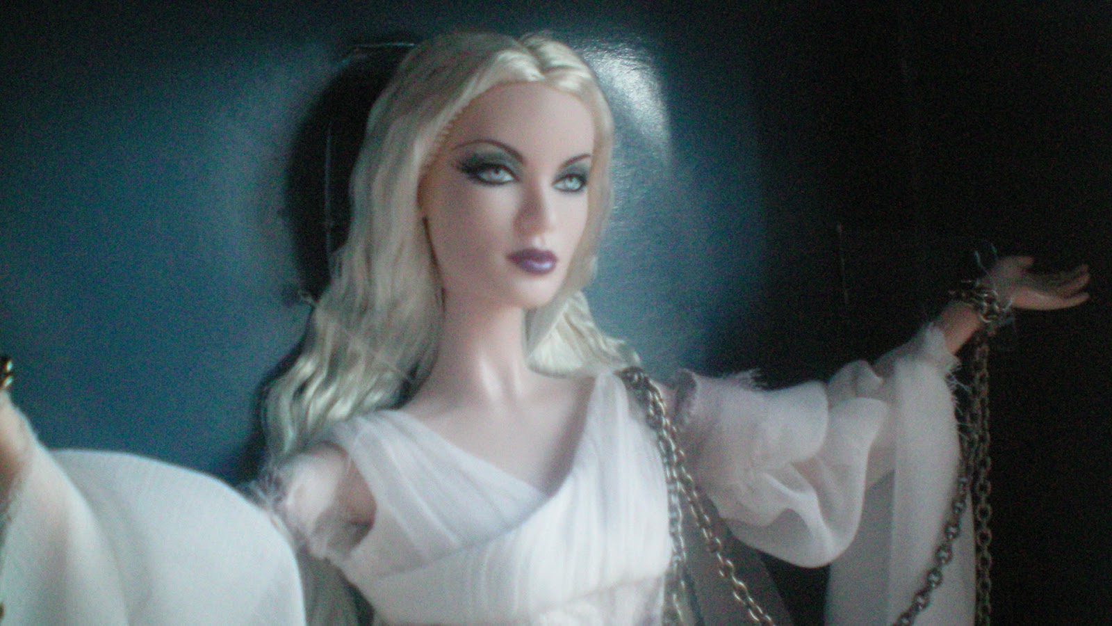 SOÑANDO EN TECNICOLOR: BARBIE BEAUTY HAUNTED GHOST