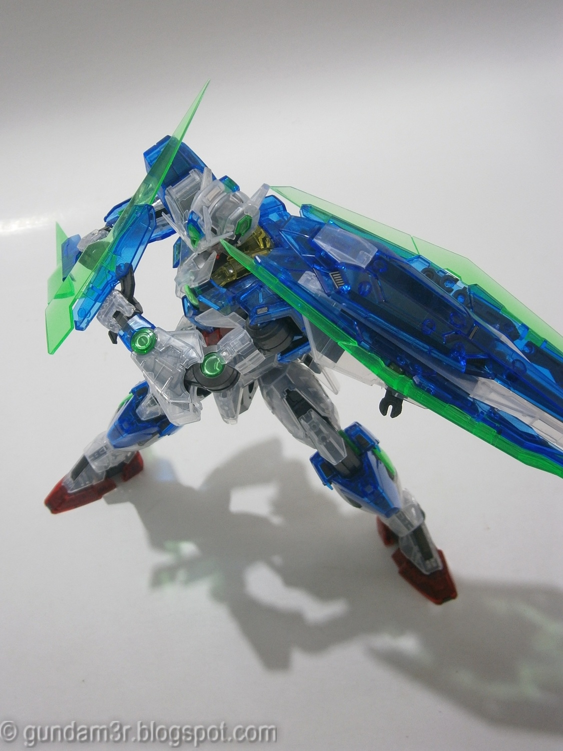 Limited Edition: Gundam 00 Quanta Clear Expo Version MG Review Part 2