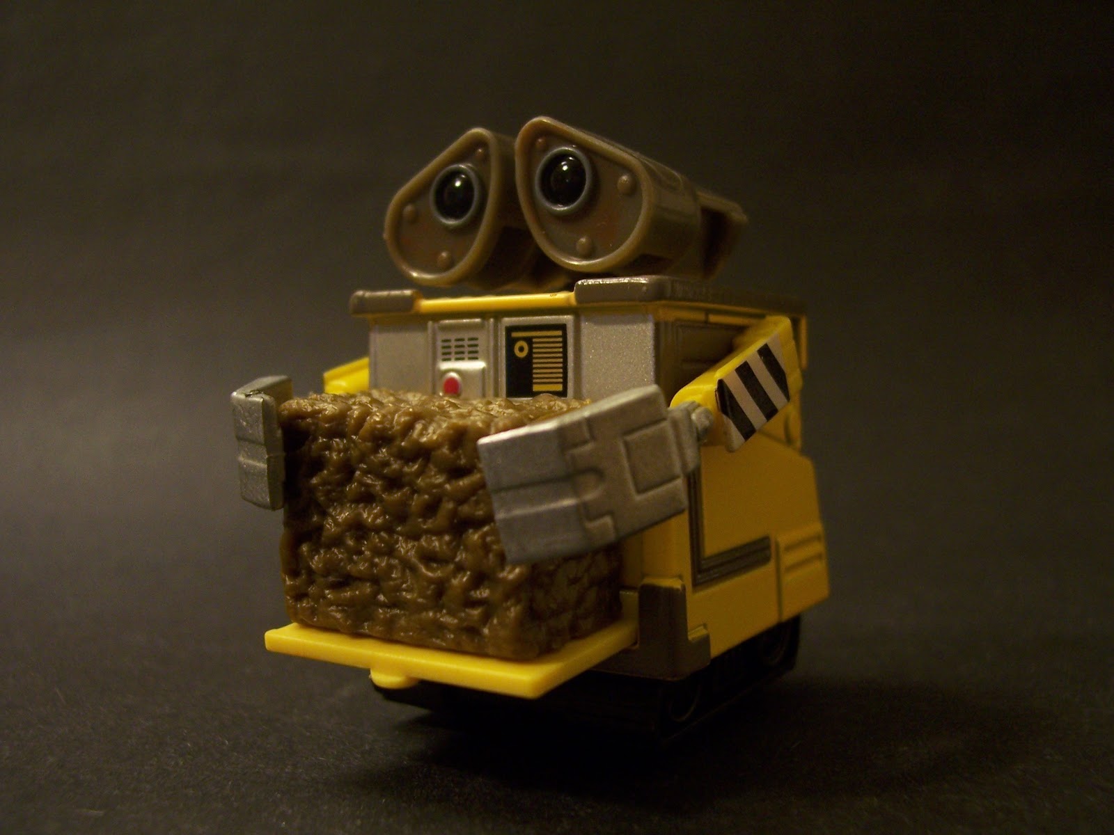 My Best Toys: Wall-e racing figures...