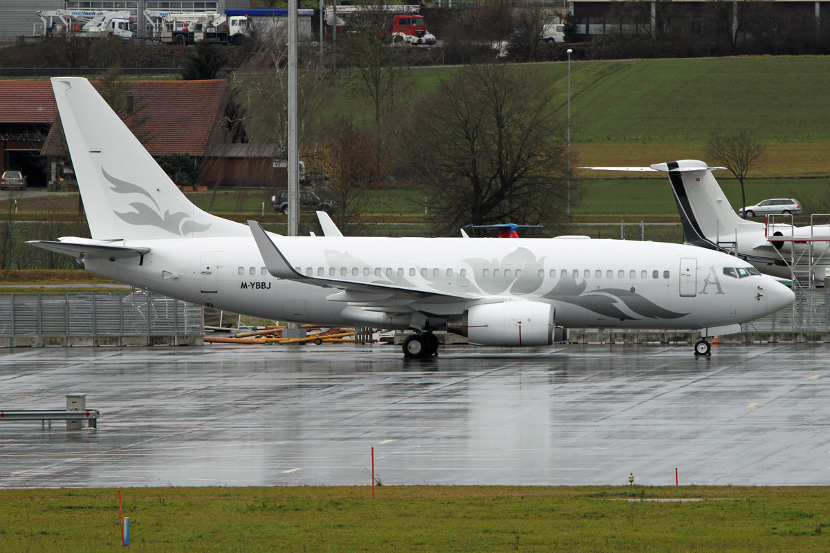 Planes and Trains - Planes 2011: M-YBBJ / Boeing 737-7HE BBJ1 ...