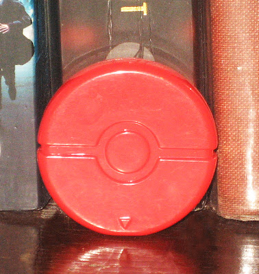 Percy's Fast Food Toy Stories : Flat Pokemon Ball McD