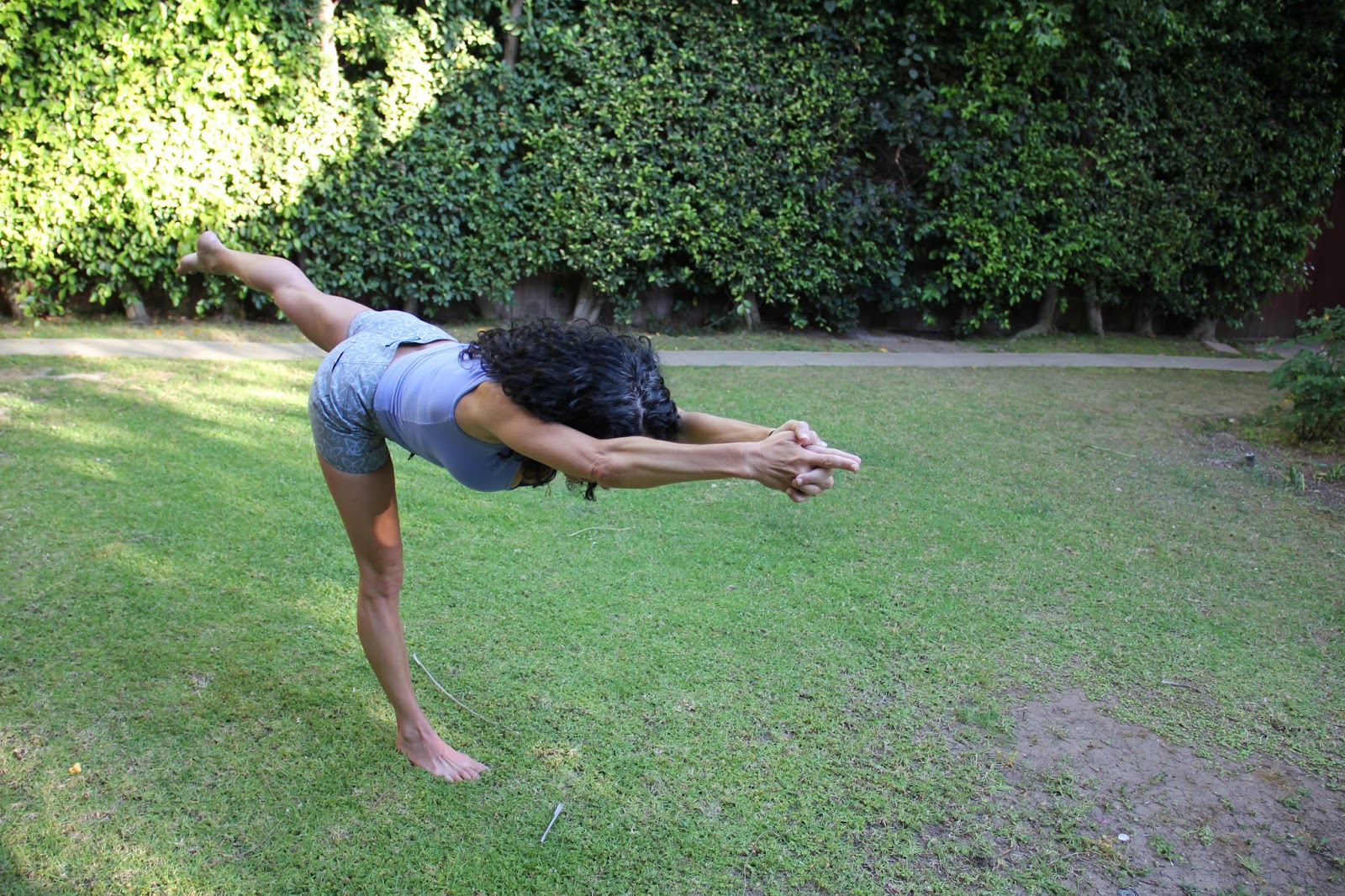 Mandy Ingber's YOGALOSOPHY: Yoga Month: Mind Your Mid-line