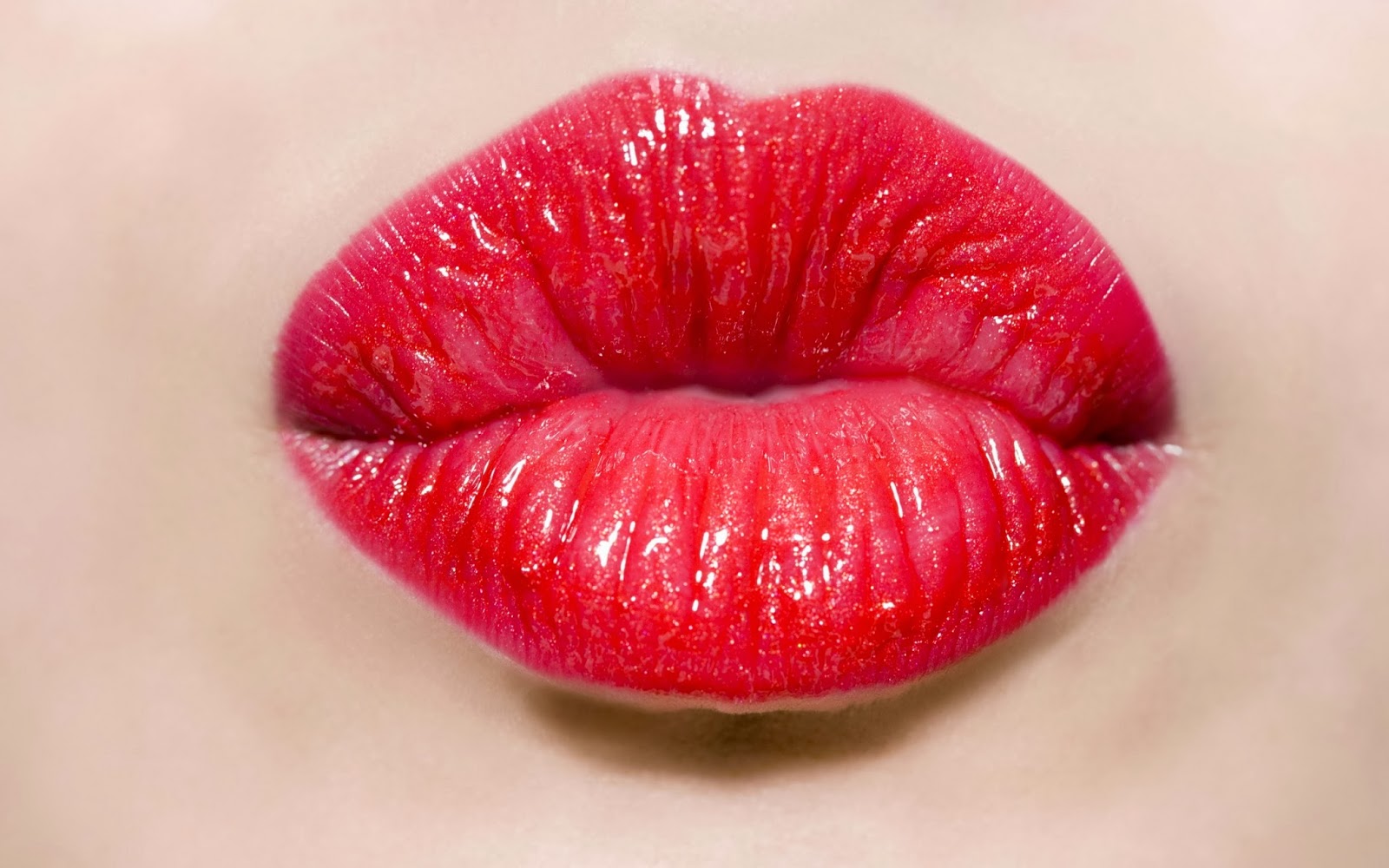 Imagenes Hilandy: Fondo de Pantalla Famosas Un beso con labios rojos