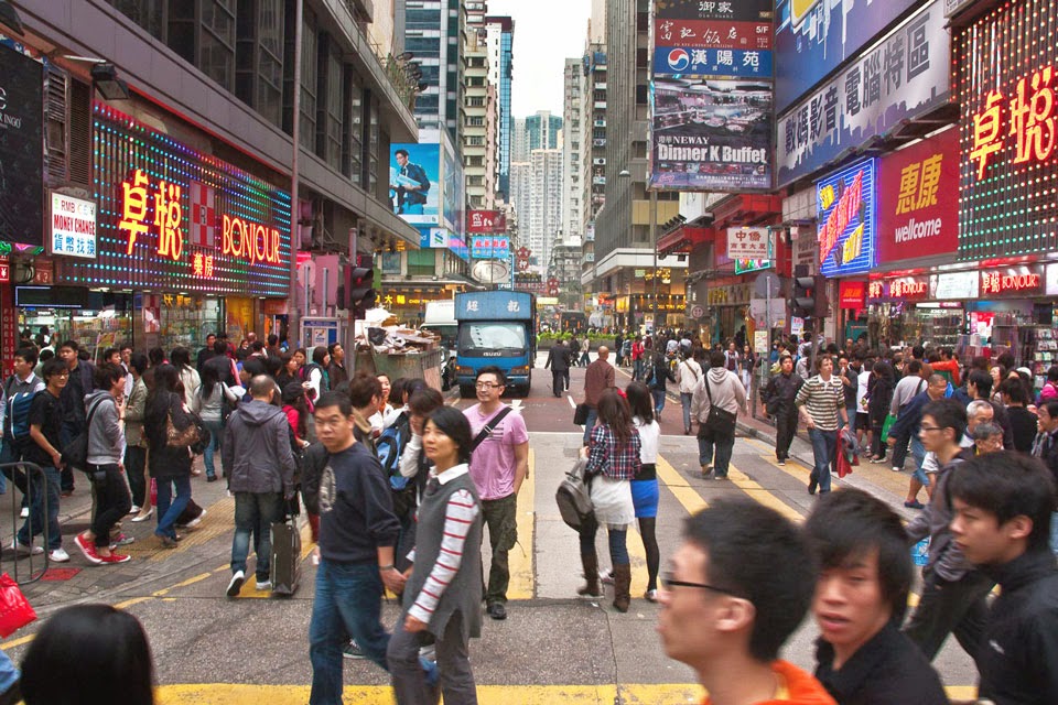 Enigmatic Box: Potret Manusia Perkotaan