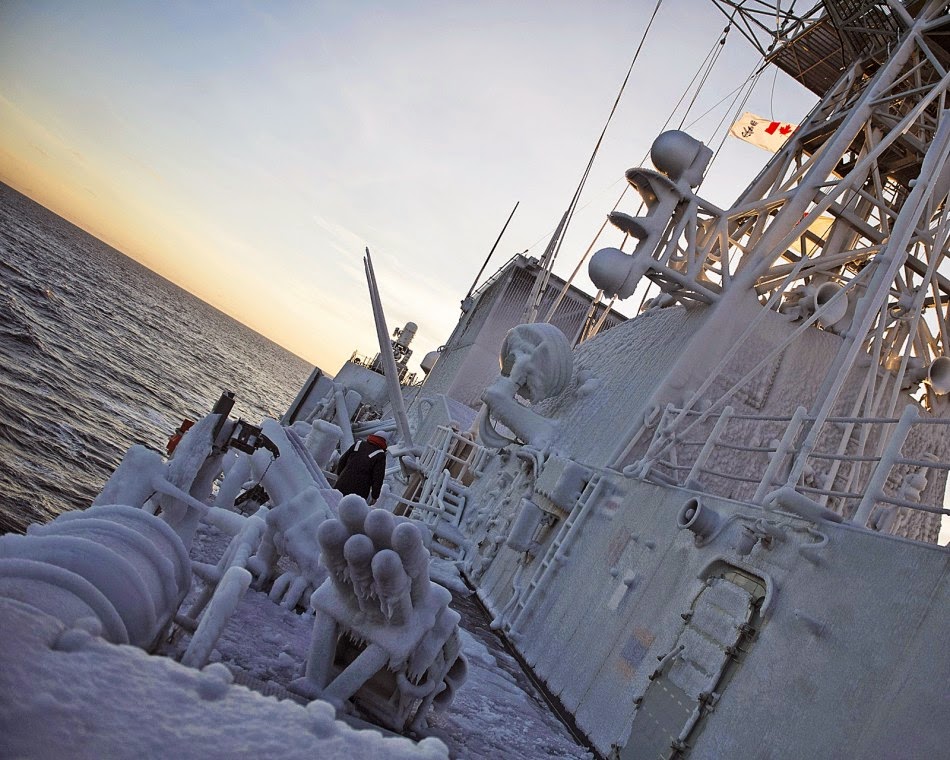 Asian Defence News: Frozen Canadian warship HMCS Toronto (FFH 333 ...