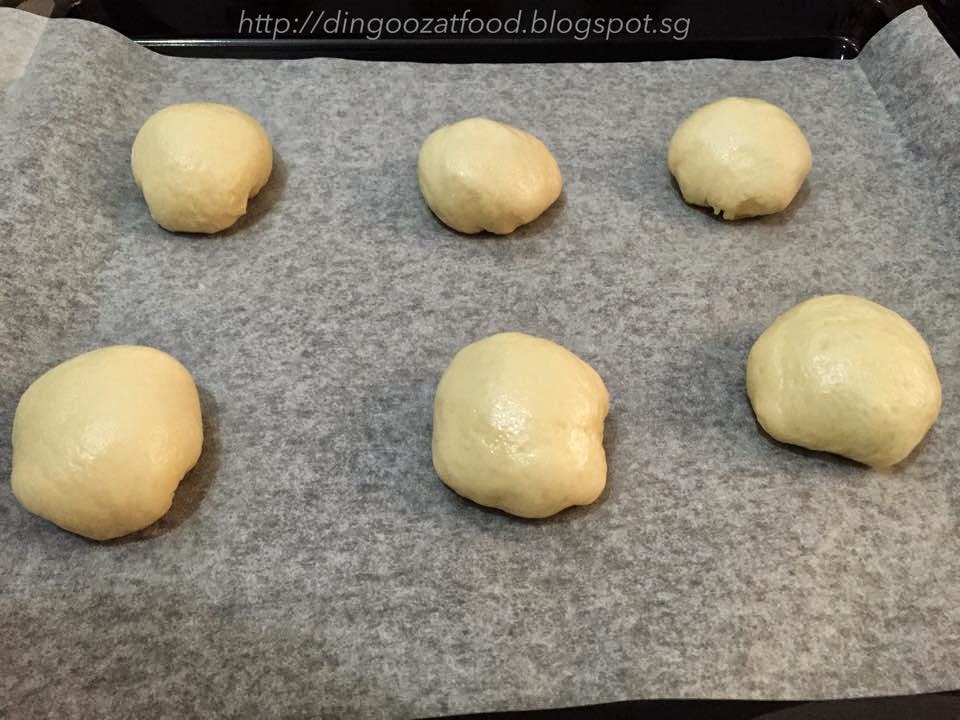Miki's Food Archives : Hong Kong Pineapple Bun aka Polo Bun, Plain 香港菠萝包