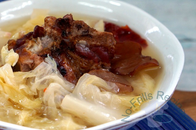 Bacon Bones and Cabbage Stew ~ 培根骨焖白菜.