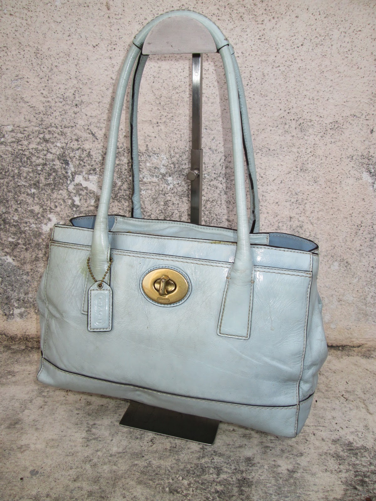 d0rayakEEbaG: Authentic Coach LightBlue Shoulderbag(SOLD)
