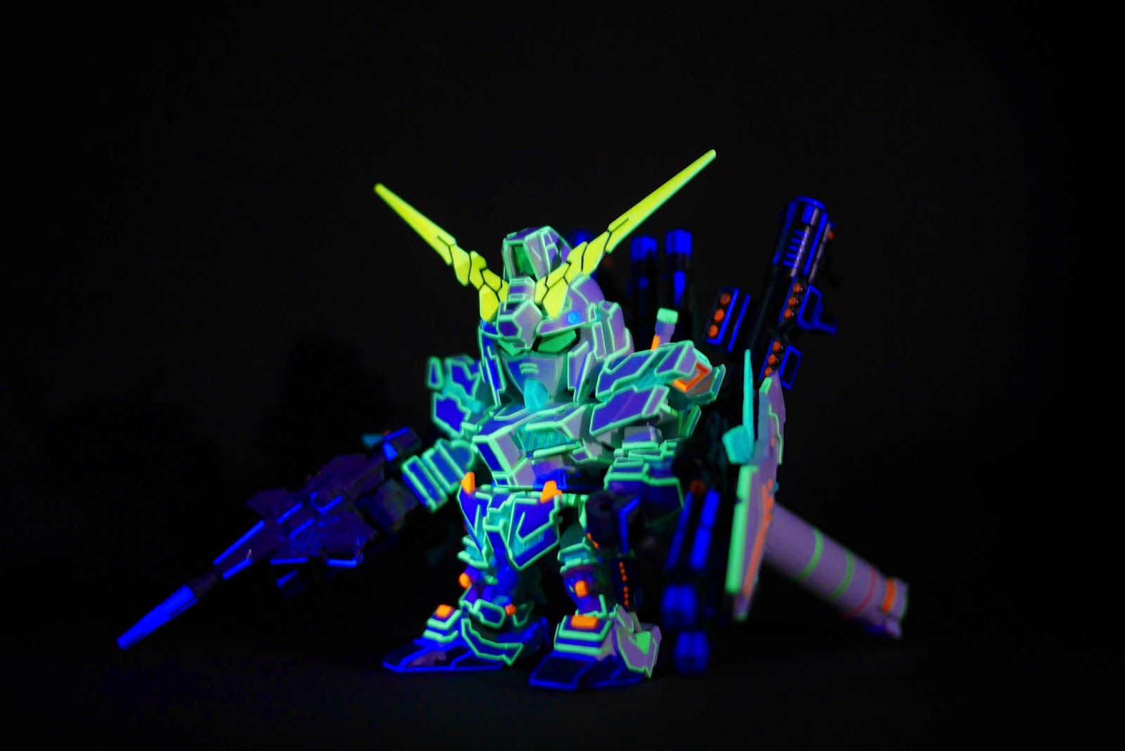 SD Full Armor Unicorn Gundam + Neon Markers Custom Build