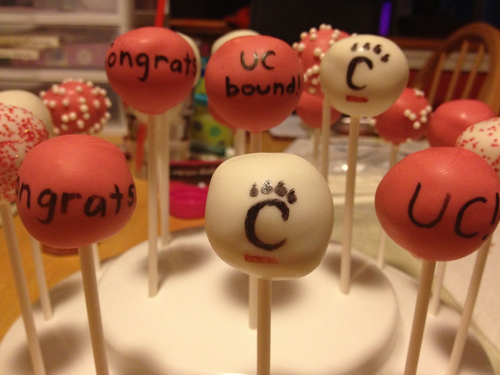 Allison's Avenue: College Cake Pops & Other Things I've Been Up To.....
