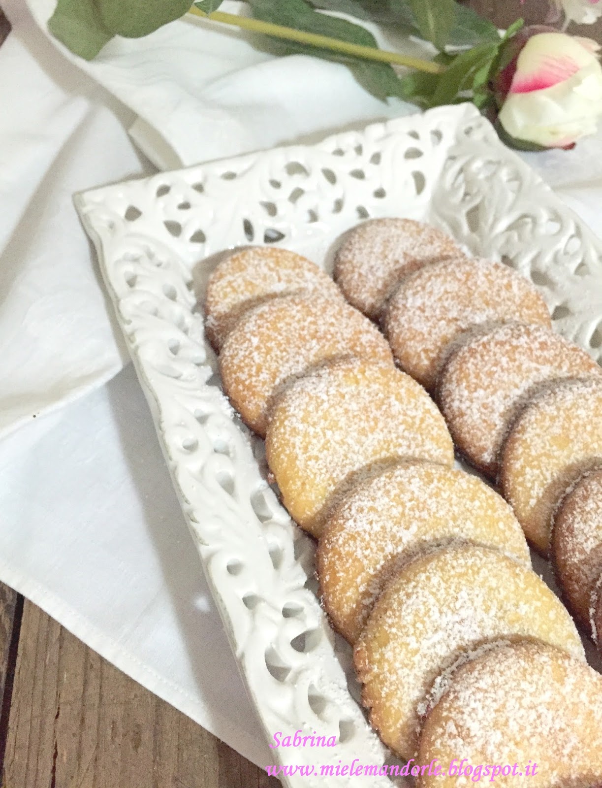 Miel & Mandorle: Biscotti friabili con frolla allo strutto