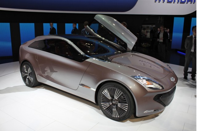 Burlington Hyundai's Hyundai Headlines: Live Photos: Hyundai i-Oniq ...