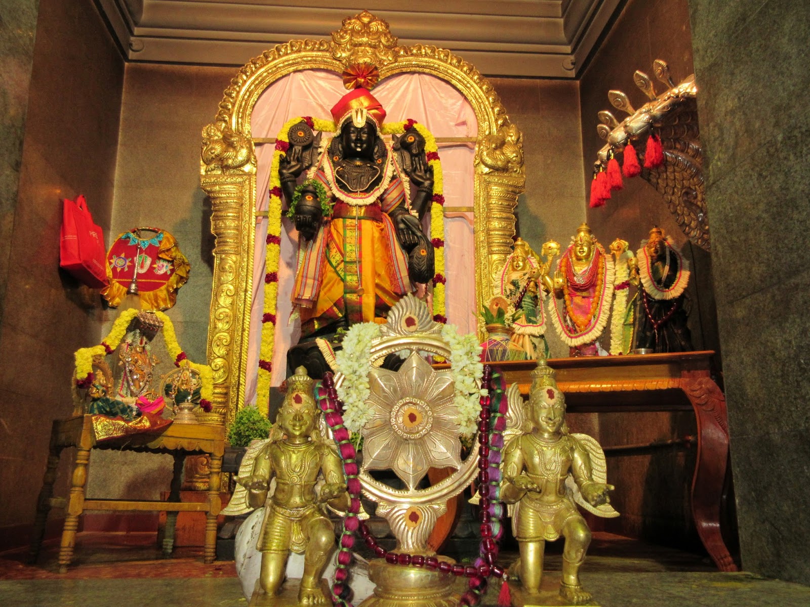 Danvantri Peedam - Universal Peedam: வாலாஜாபேட்டை தன்வந்திரி பீடத்தில் ...