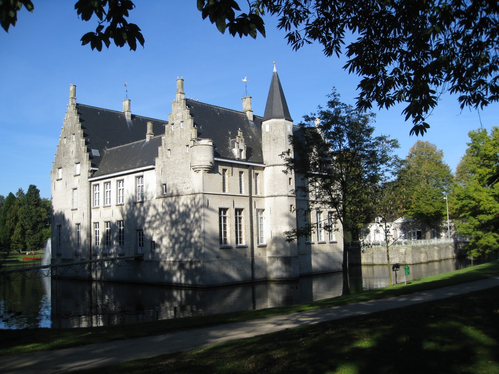 TOUR DE FRANS: October 2011