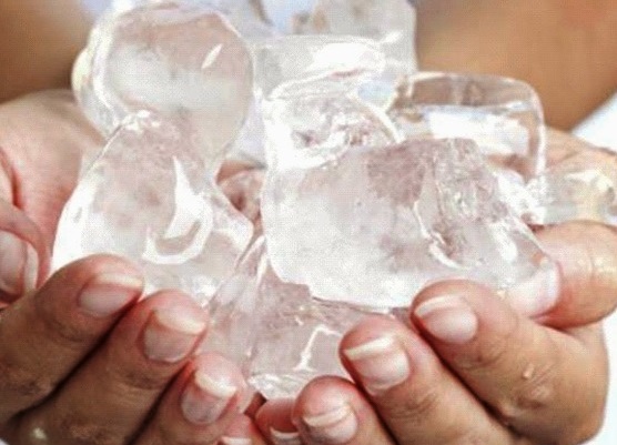 Ini Dia 6 Manfaat Es Batu yang Belum Anda Ketahui untuk Kecantikan ...