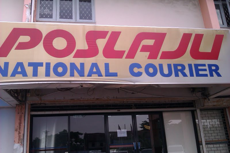 Najlaa 'Aqilah: first time guna perkhidmatan poslaju ;)