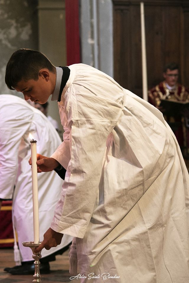 New Liturgical Movement: A Recent Solemn Mass in the Rite of Lyon