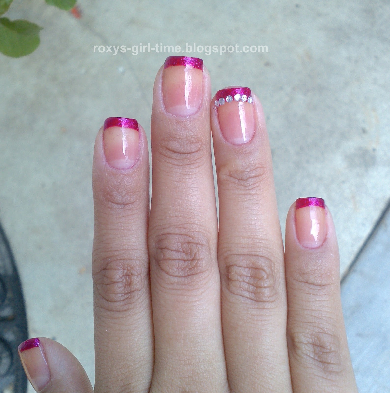 Roxy's Girl Time: NOTD: Pink French Tip