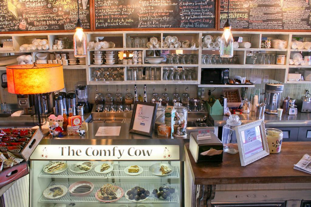 Pink and Poppy: Louisville Love: The Comfy Cow