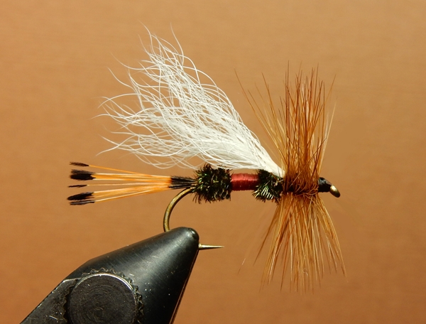 Flytying: New and Old: Trude Style Flies