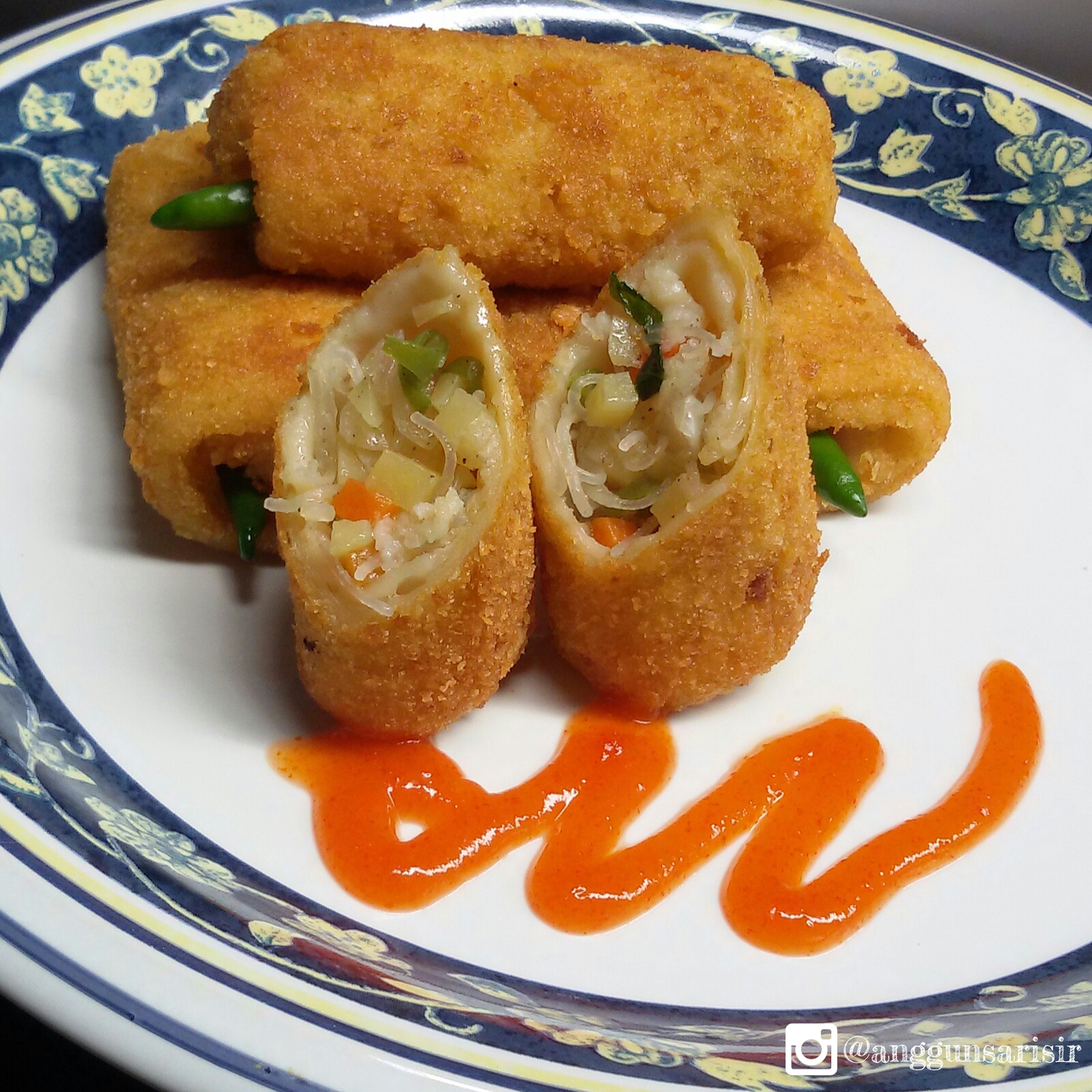 Anggun Sari: Risol isi bihun sayur