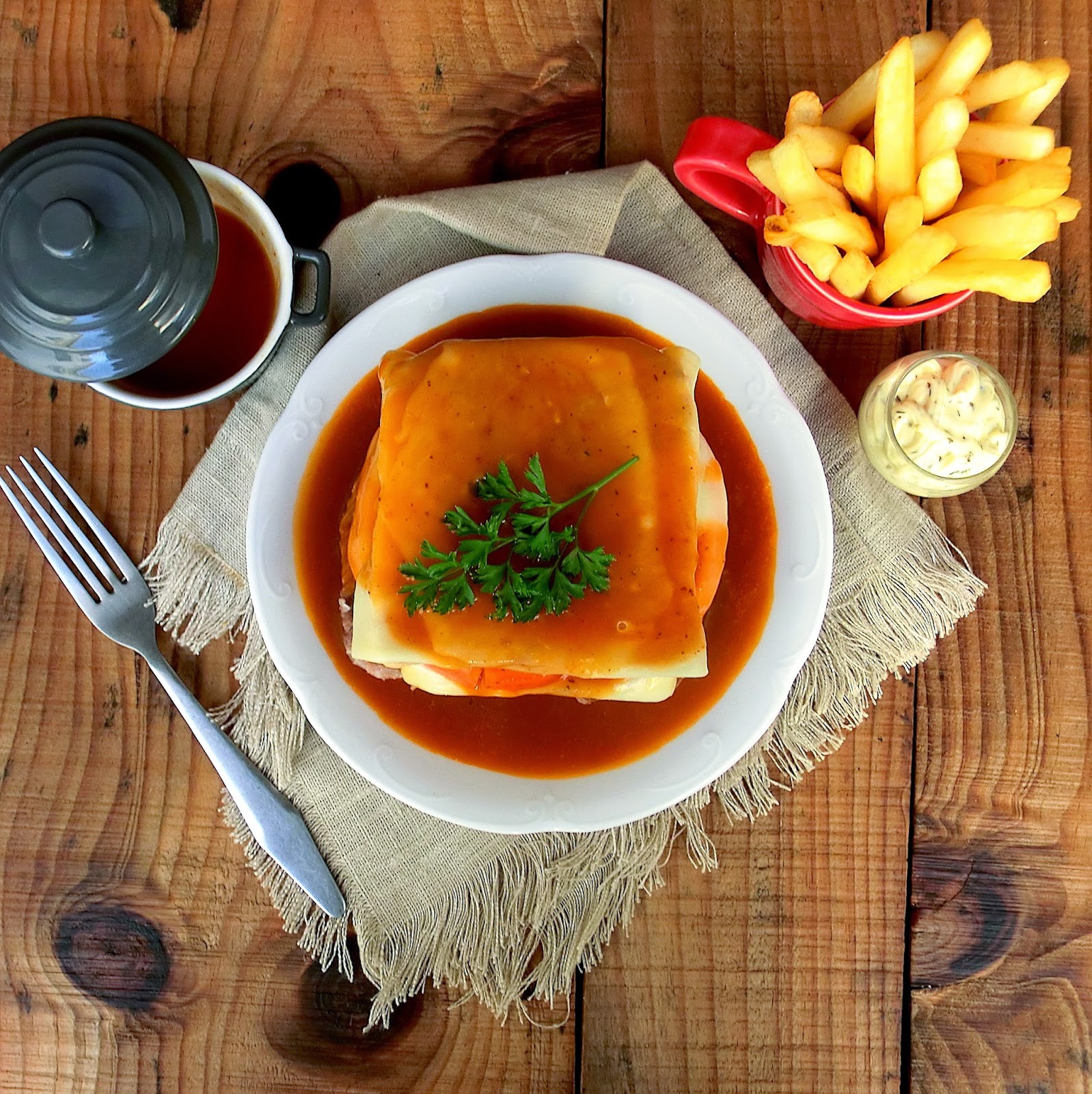 Nárwen's Cuisine - Sabores do Mundo : Francesinha Especial
