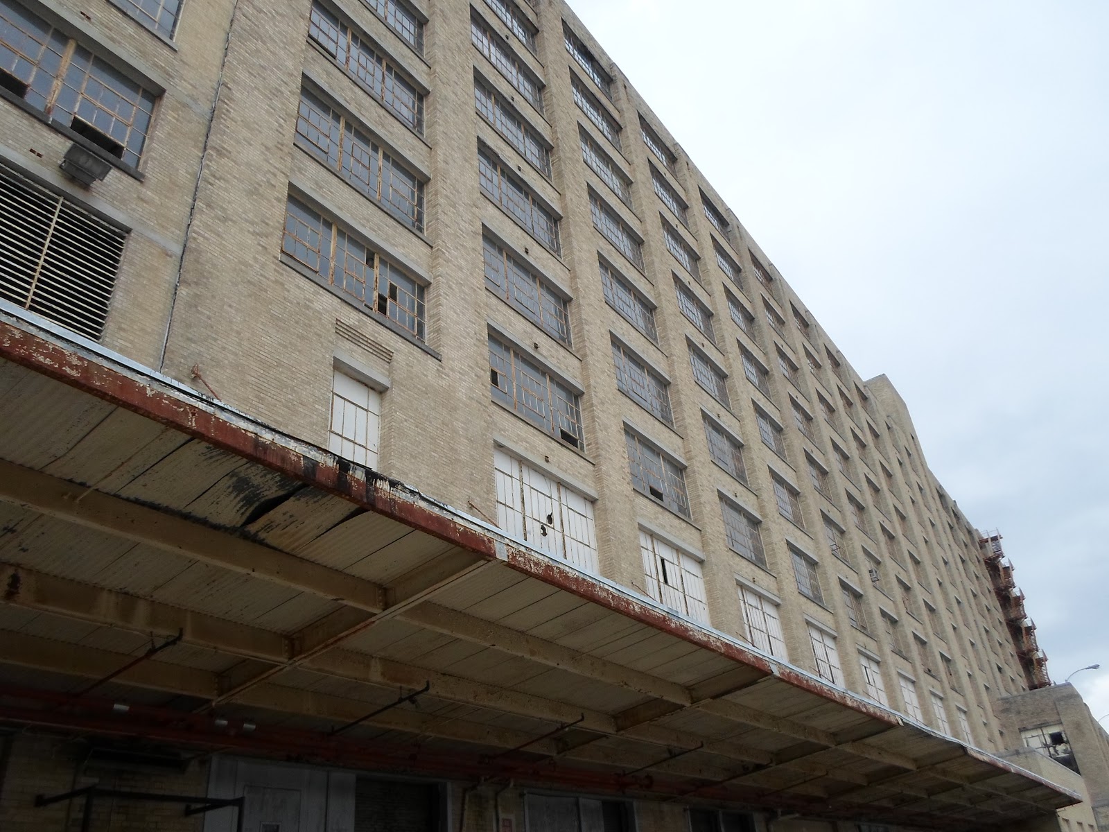 Monster Theater: It's Creepy and Eerie...It's the Old Sears Building in ...