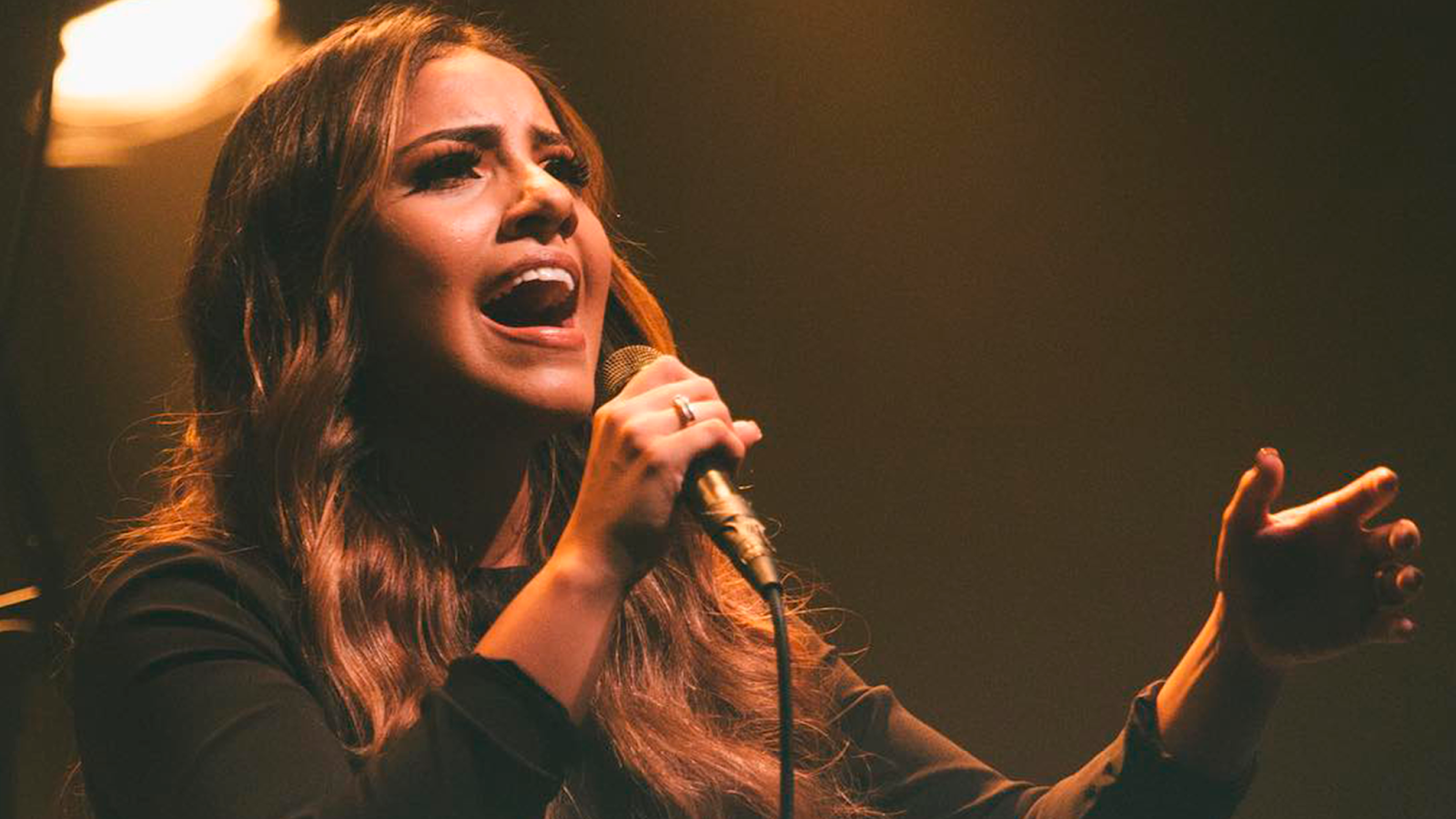 Gabriela Rocha lança vídeo para sua nova música “Hosana” com Lukas ...