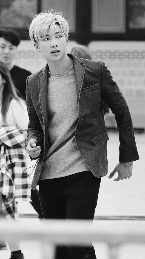 Day by day: BTS - Tagok és hivatalos oldalak linkjei