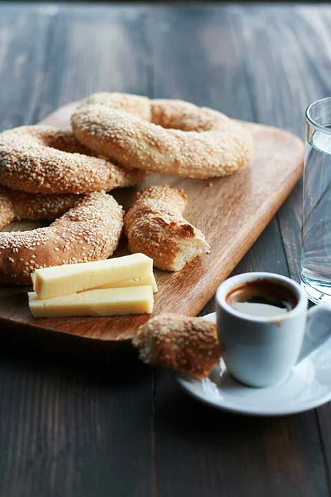 Kouloúria Thessalonikis - crunchy and chewy, breakfast bread rings ...