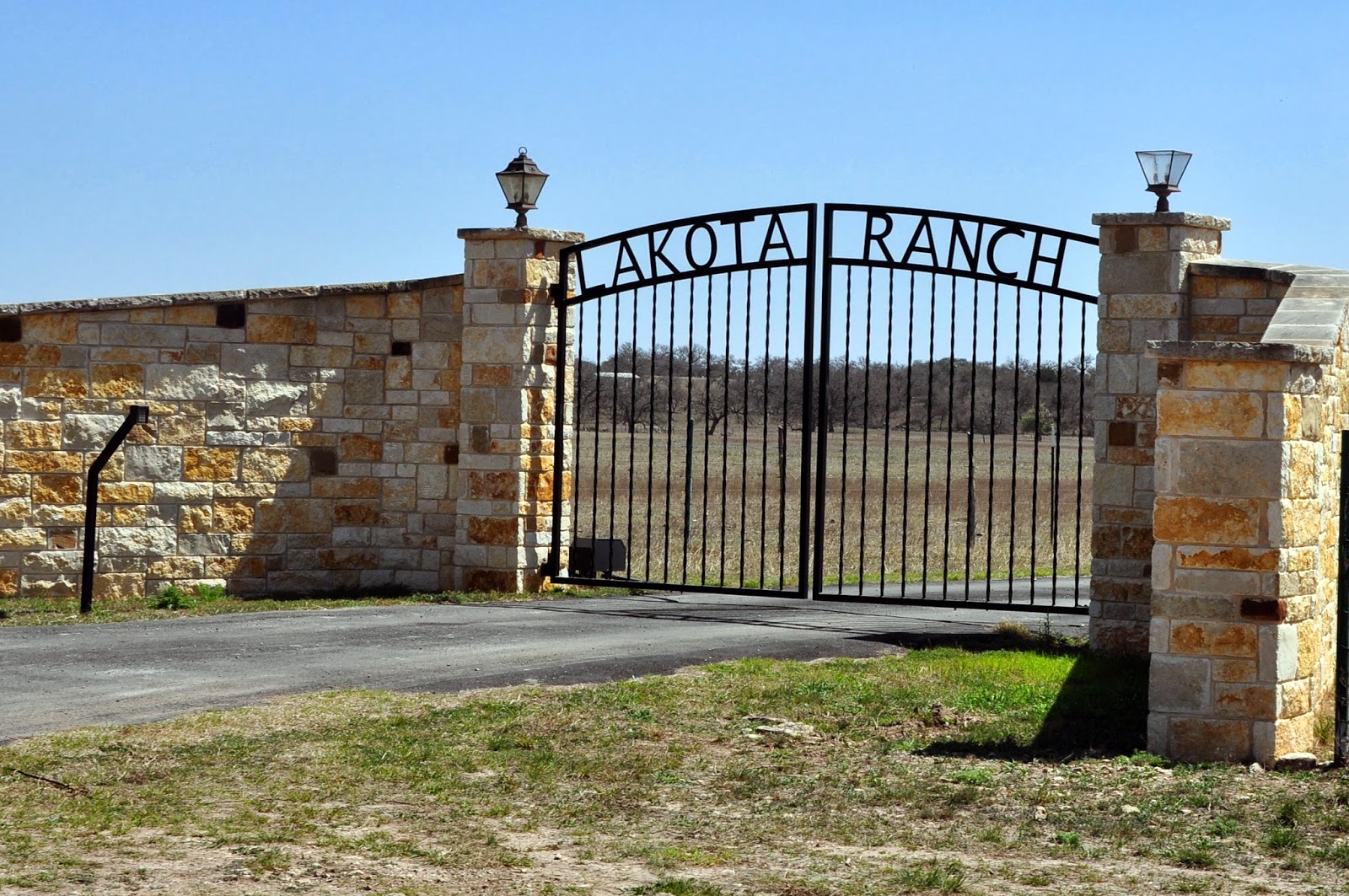 Tearoom Journal: MORE TEXAS HILL COUNTRY RANCH GATES