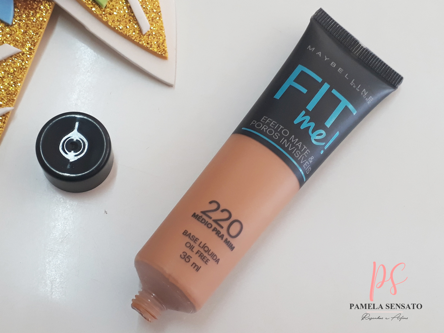 Base Líquida Fit Me Maybelline Efeito Mate Médio 220 - Pâmela Sensato ...