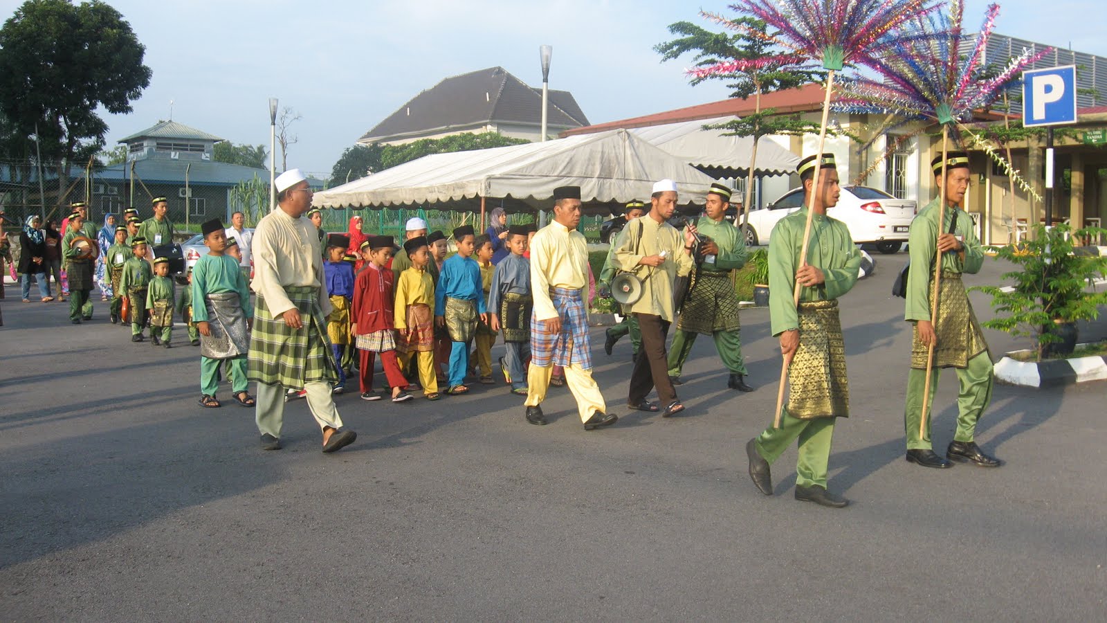 .: PROGRAM BERKHATAN BERAMAI-RAMAI