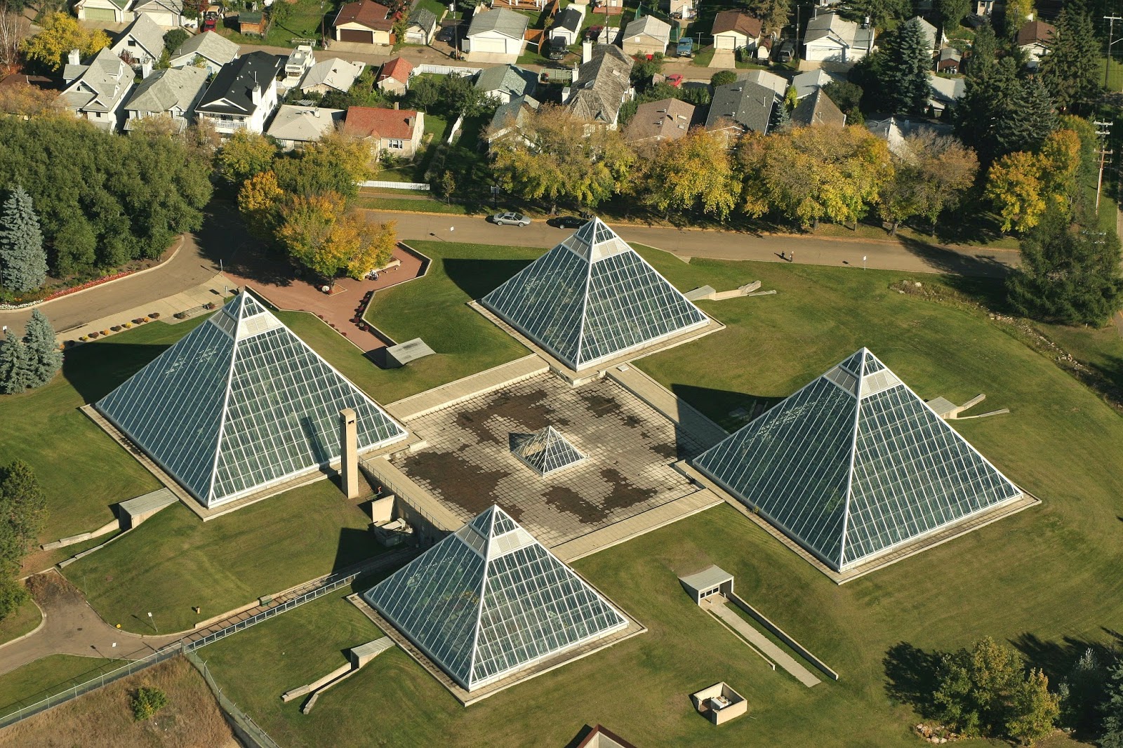 Proyecto Manuelma: Edificios "Geométricos"