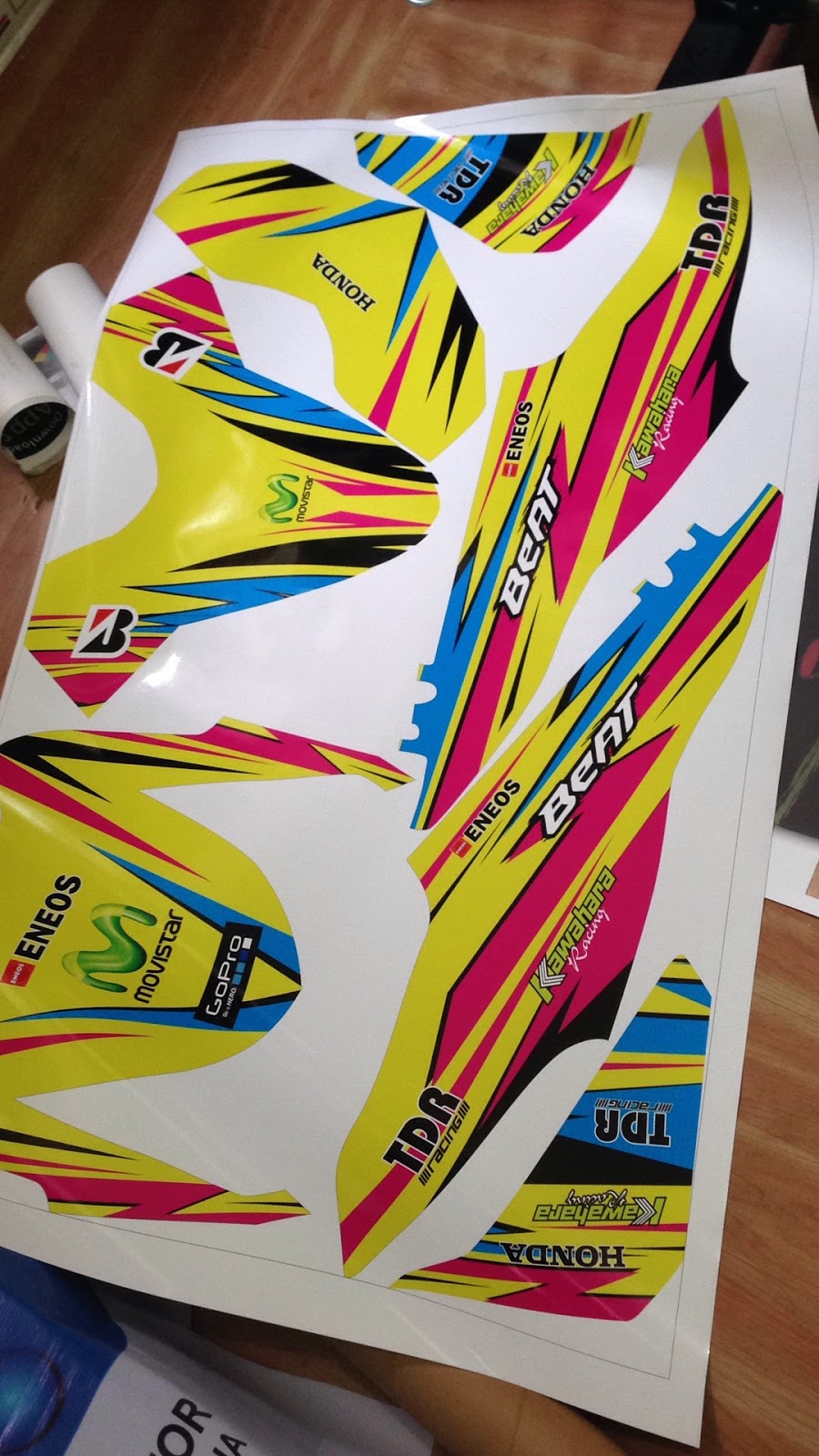 Desain dan Print Decal Segala Jenis Motor - Conical
