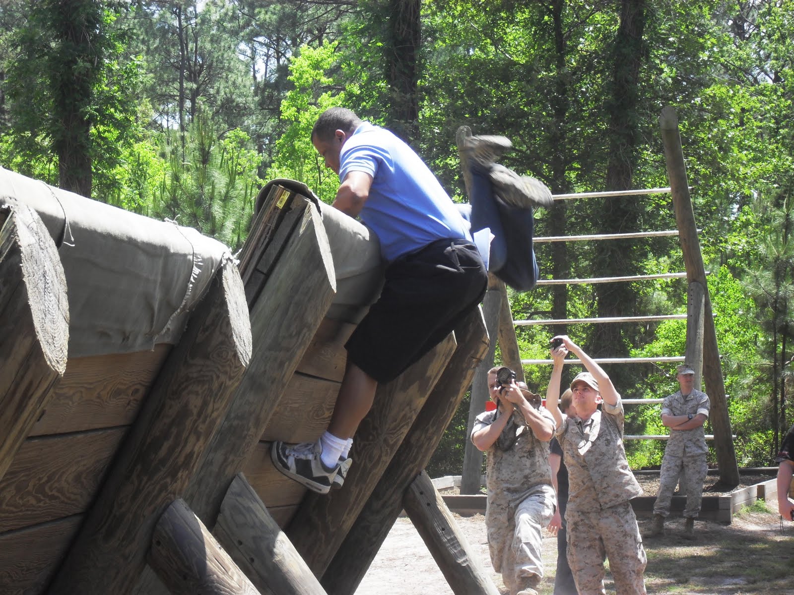 pomozone: THE MAKING OF A MARINE: CONFIDENCE COURSE